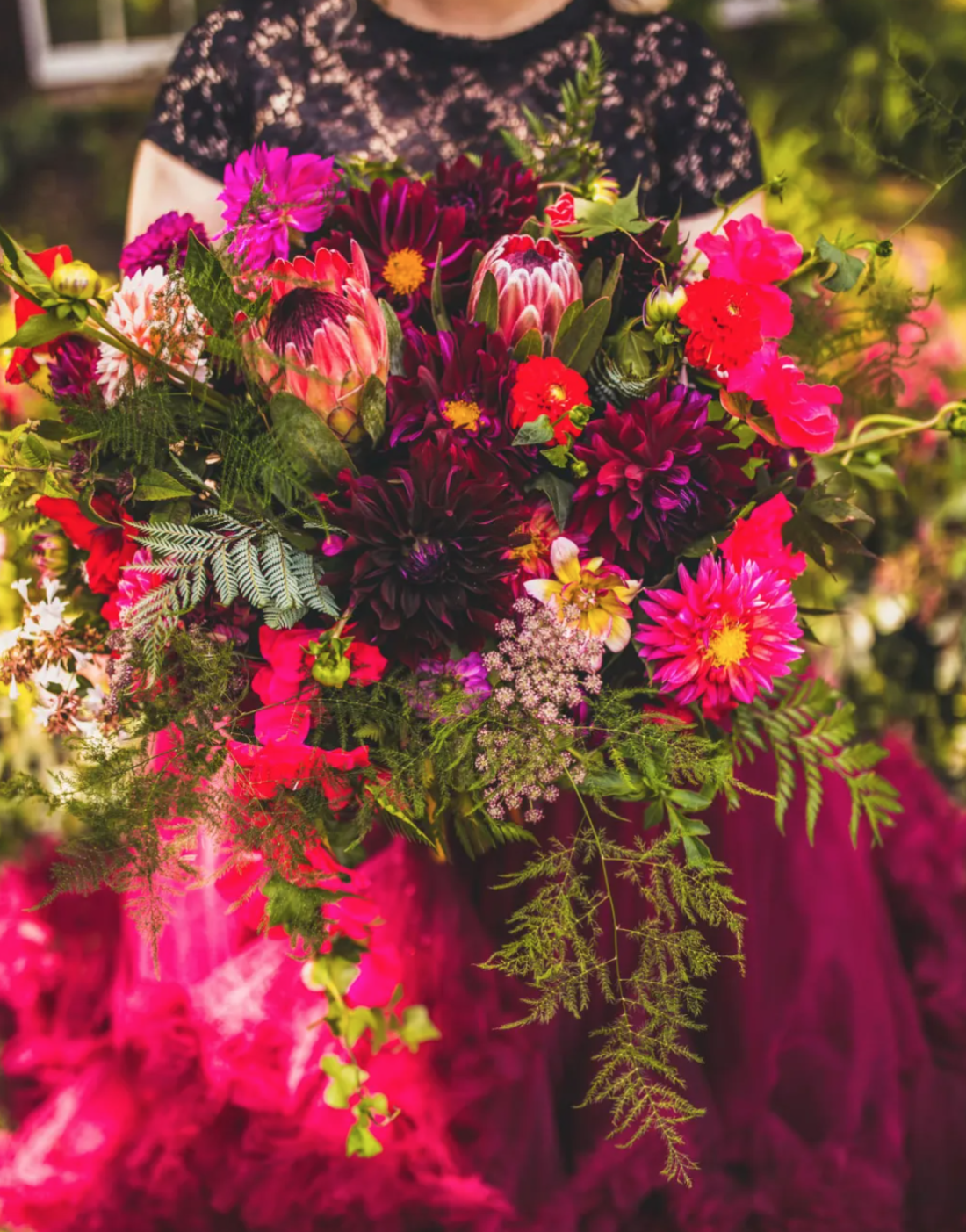 Pantone 2023: como usar Viva Magenta no casamento